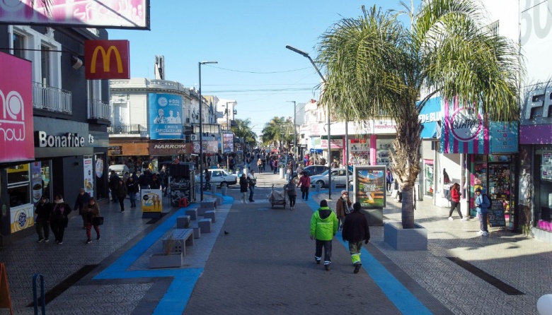 Lanús Gobierno comenzó con la puesta en valor del Centro Comercial ...