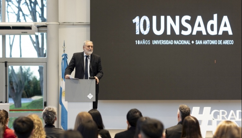 Entrega de diplomas para 46 nuevos/as profesionales de toda la región ...